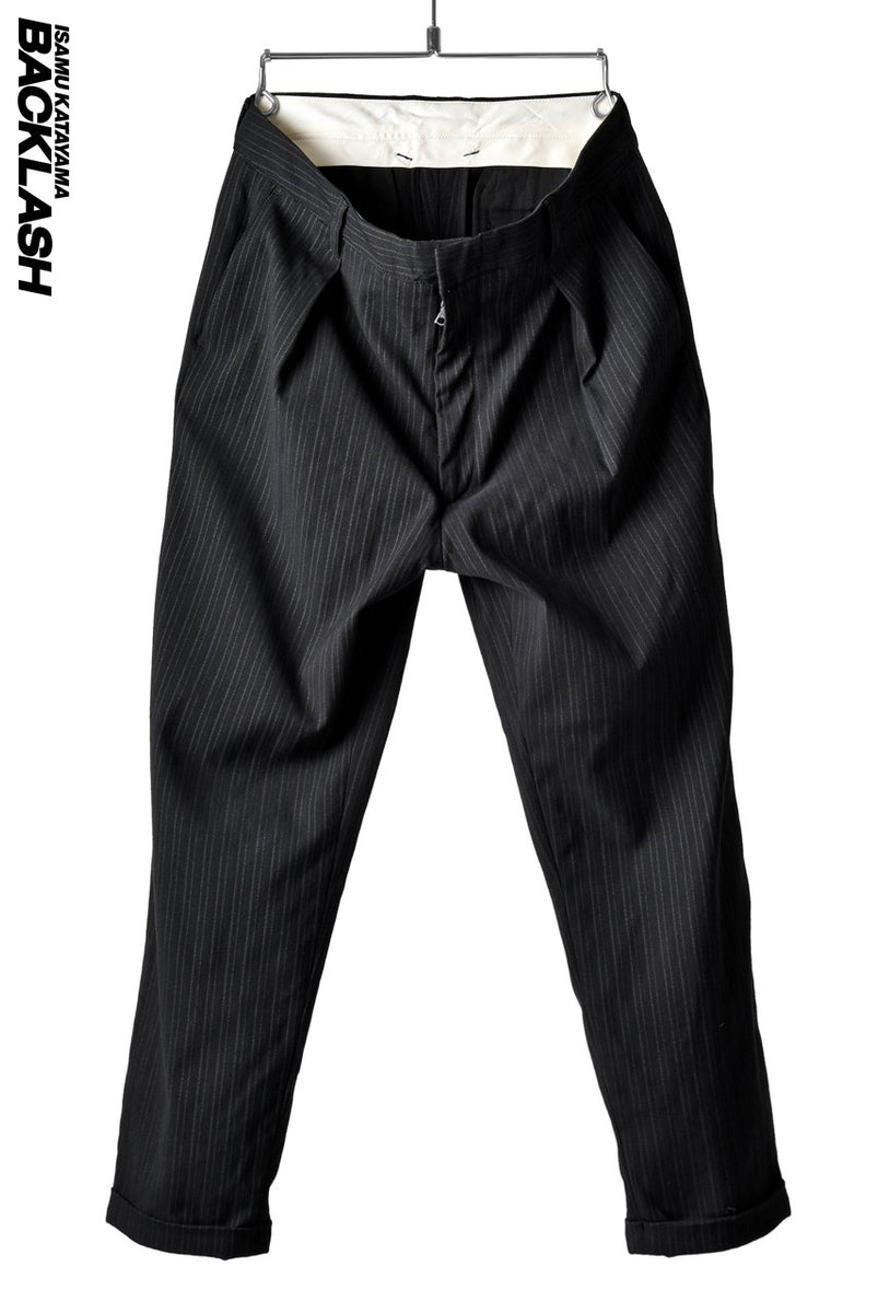 ISAMU KATAYAMA BACKLASH HERRINGBONE STRIPE CROPPED TROUSERS (BLACK ...